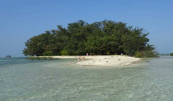 Sensasi Camping di Pulau Semak Daun Kepulauan Seribu - Pulau Pramuka